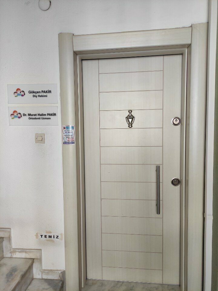 Özel ağız ve diş sağlığı klinikleri ve muayenehaneleri Ortodonti Uzmanı Dr. Murat Halim Pakir, Antalya, foto
