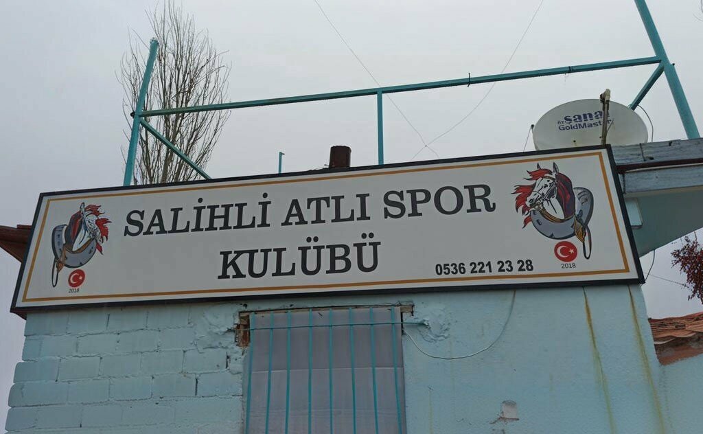 Benzin istasyonu Kavas Gaz, Salihli, foto