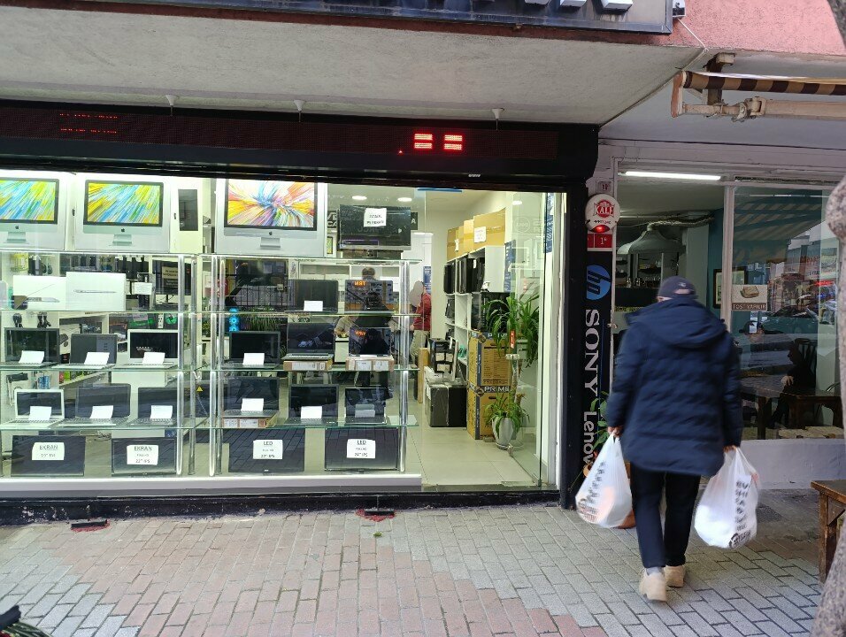 Bilgisayar mağazaları Doğan Bilgisayar Mecidiyeköy, İstanbul, foto