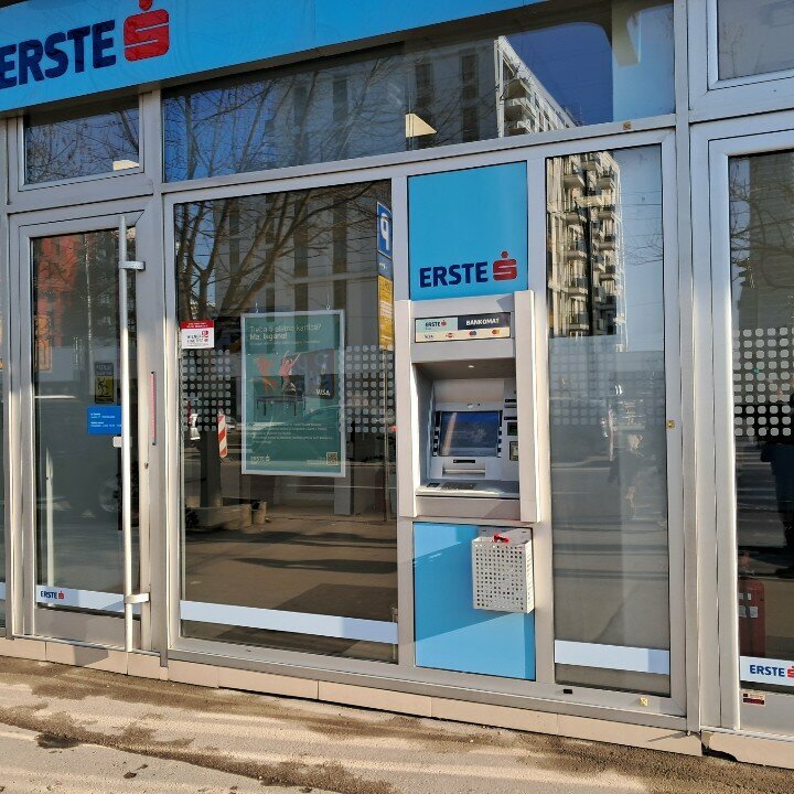ATM'ler Erste Bank, Belgrad, foto