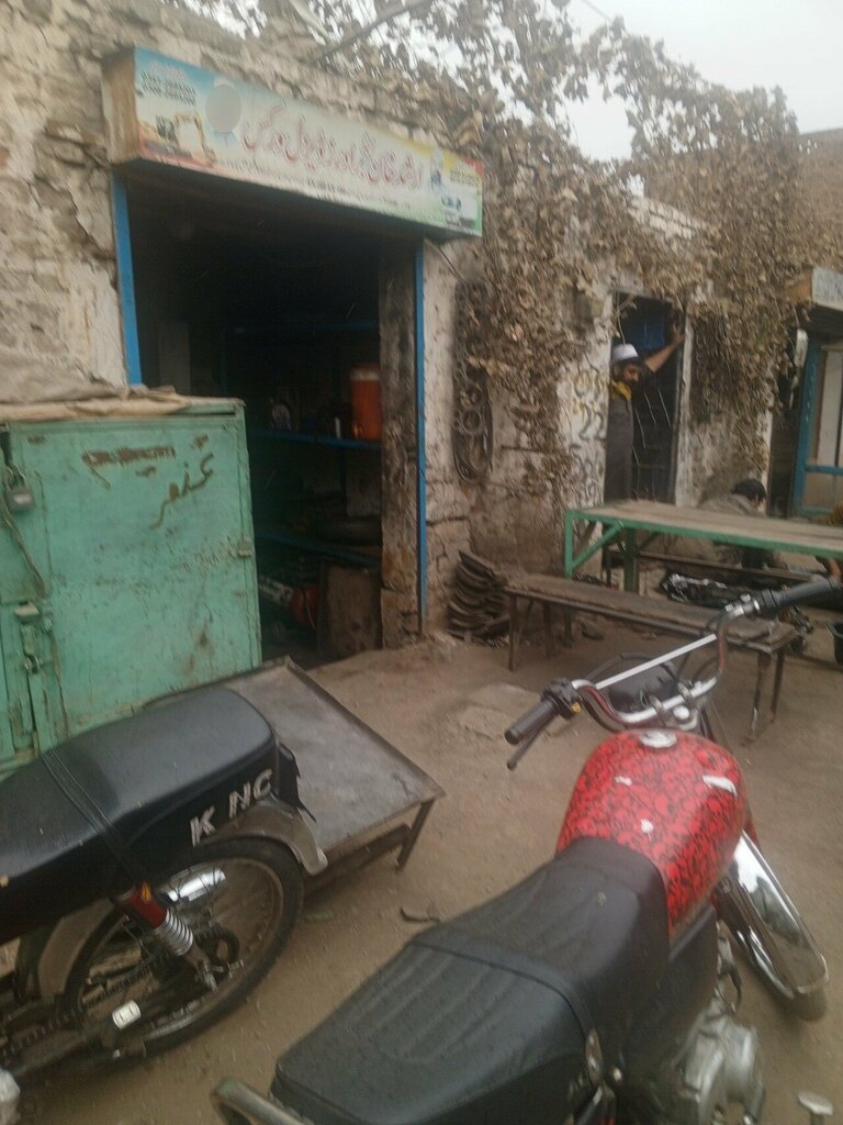 Motosiklet tamiri Arshad Khan, Rawalpindi, foto