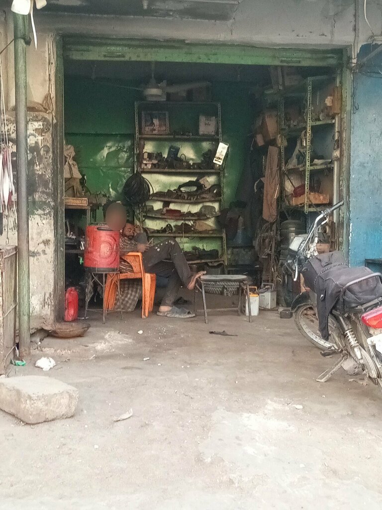 Otomobil yedek parçaları Jameel autos, Karaçi, foto