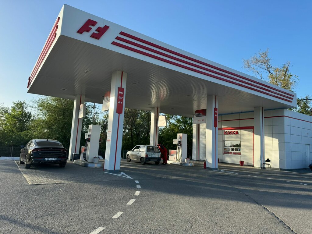 Benzin istasyonu Formula, Şahty, foto