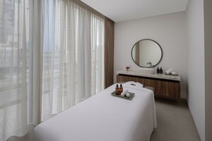 Holiday Inn Dubai Business Bay (40/1, Marasi Drive Street, Business Bay, Dubai), otel  Dubai'den