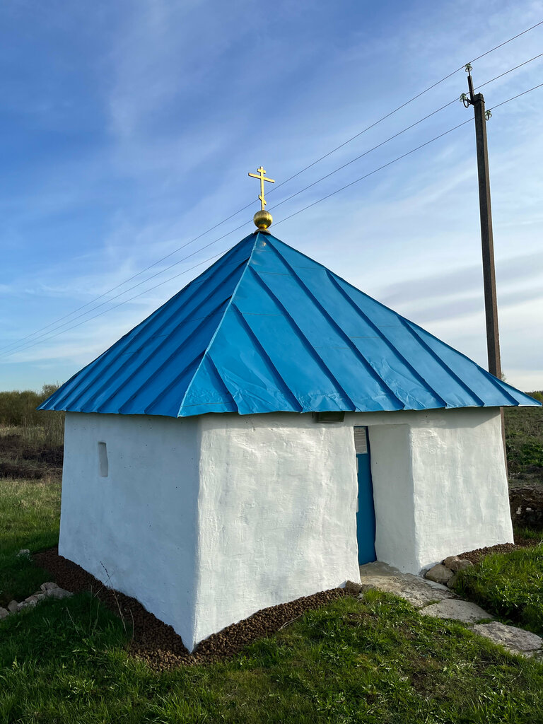 Şapel, haç anıtı Часовня Ильи Мокрого, Pskovskaya oblastı, foto