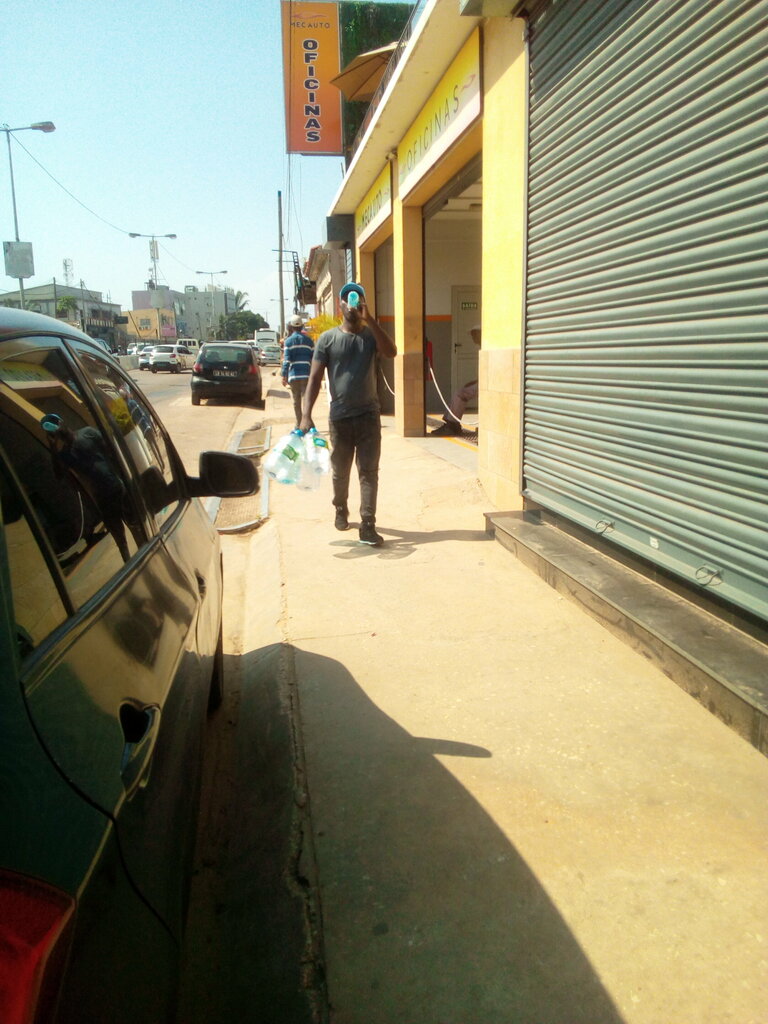 Otomobil servisi Mecauto Oficinas Samba, Loanda, foto