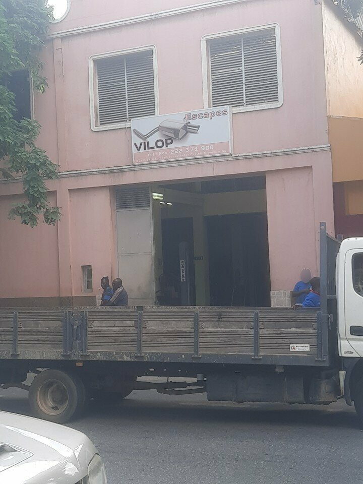 Otomobil servisi Escapes Vilop, Loanda, foto