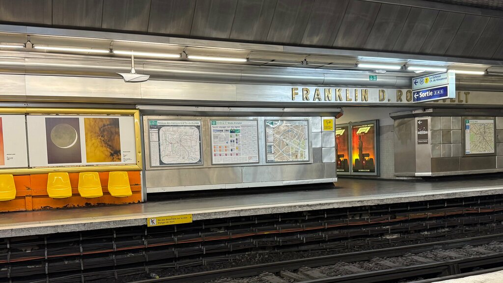 Metro istasyonu métro Franklin D. Roosevelt, Paris, foto