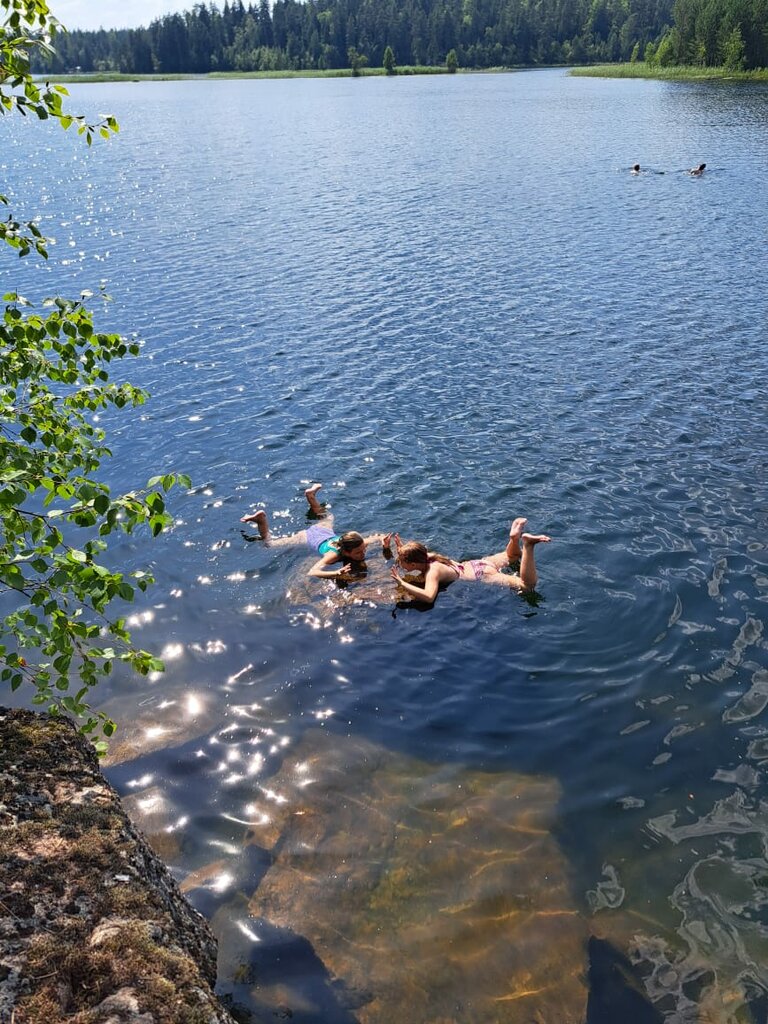 Kamp alanları Стоянка альпинистского клуба МЧС, Saint‑Petersburg ve Leningradskaya oblastı, foto