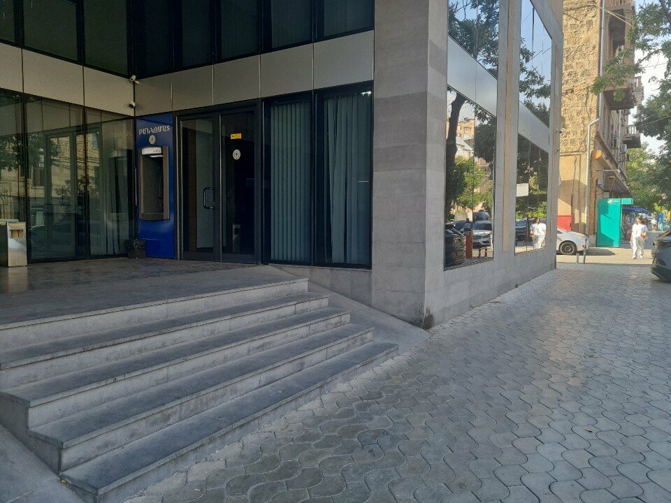 ATM'ler Юнибанк, Erivan, foto