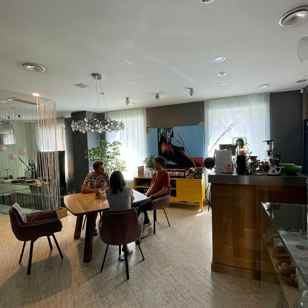 Kafe Галерея Улица Фонтана, Voljski, foto