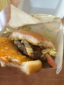 Ярбургер (Oktyabrskaya ulitsa No:29, posyolok gorodskogo tipa Yarega), fast food  Komi'den