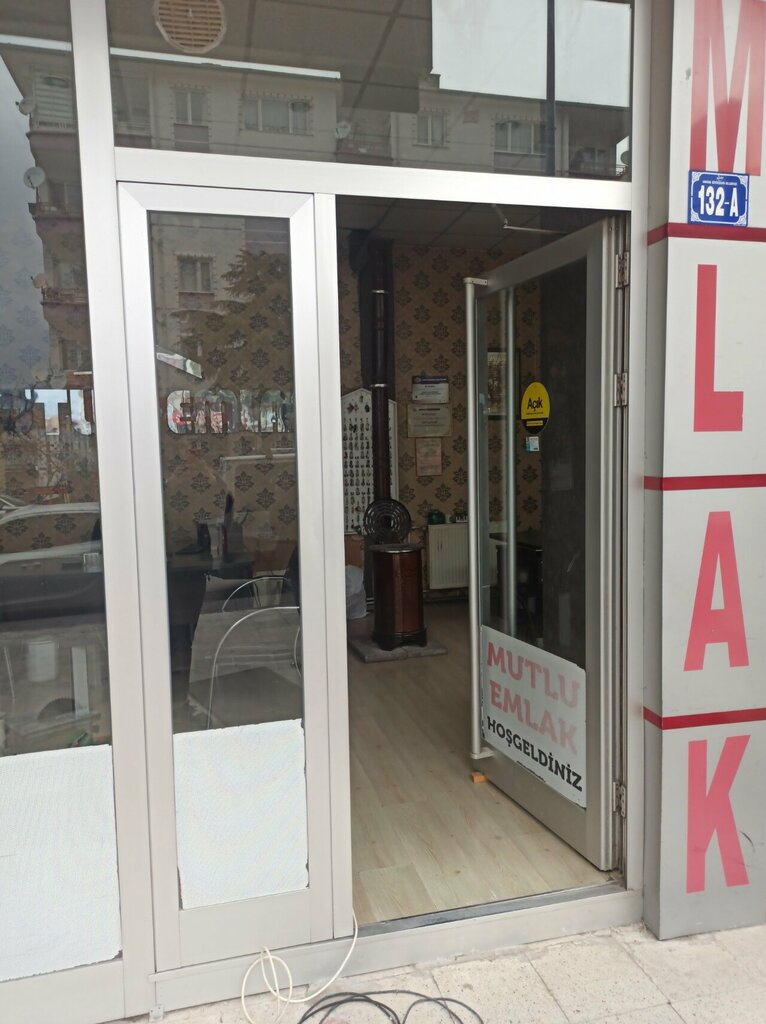 Emlak ofisi Mutlu Emlak, Ankara, foto