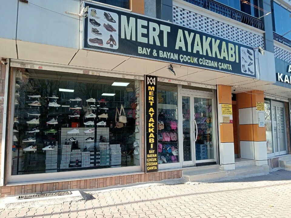 Ayakkabı mağazaları Mert Ayakkabi, İstanbul, foto