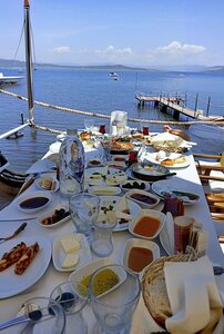 Cunda Cafe Restaurant (Mithatpaşa Mh., 15 Eylül Cd., No:83, Ayvalık, Balıkesir), restoran  Ayvalık'tan