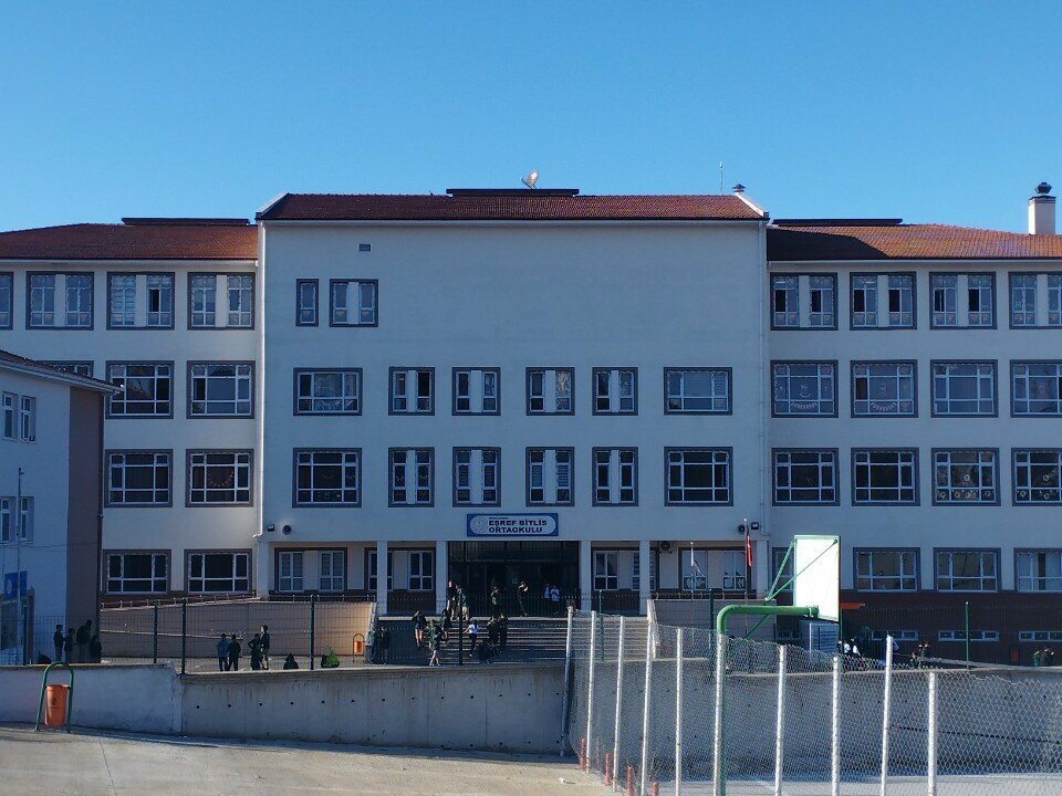 Ortaokul Eşref Bitlis Ortaokulu, Ankara, foto