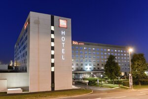 ibis Paris CDG Airport (Île-de-France, Seine-Saint-Denis, Tremblay-en-France, Rue de Bruxelles, 3), otel