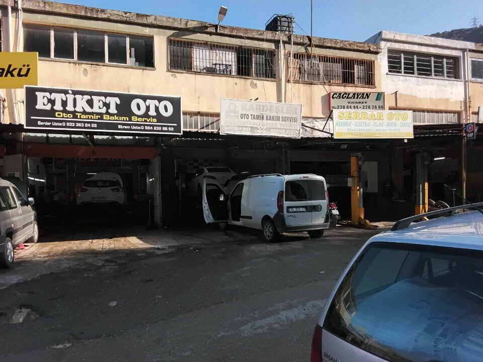 Otomobil servisi Kardeşler Oto Tamir Servisi, İzmir, foto