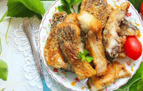 Kantin, yemekhane Baliq Markazi, Nemengan, foto