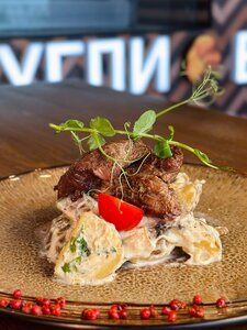 Ugli Bar (Revoliutsionnaia Street No:26), kafe  Gelencik'ten