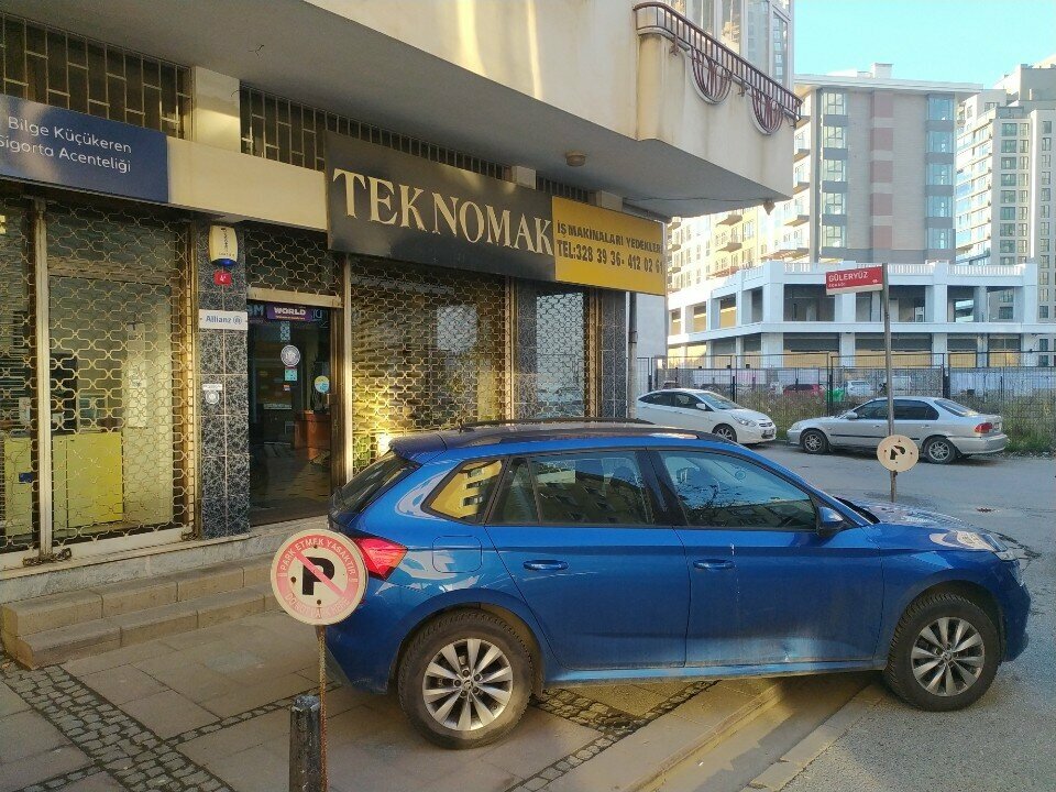 Kamyon ve ağır vasıta satış ve servis firmaları Teknomak Caterpillar, İstanbul, foto