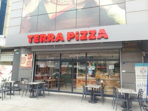 Terra Pizza (Şehit Pilot Volkan Koçyiğit Bul., No:43, Karabağlar, İzmir), pizzacılar  İzmir'den