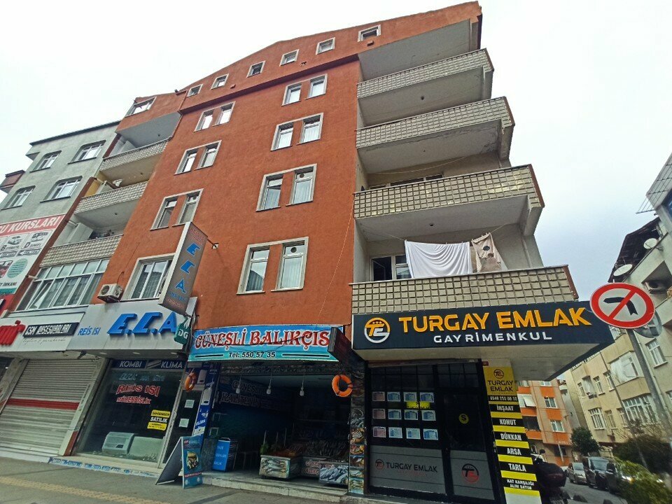 Balık ve deniz ürünleri Güneşli Balıkçısı, İstanbul, foto