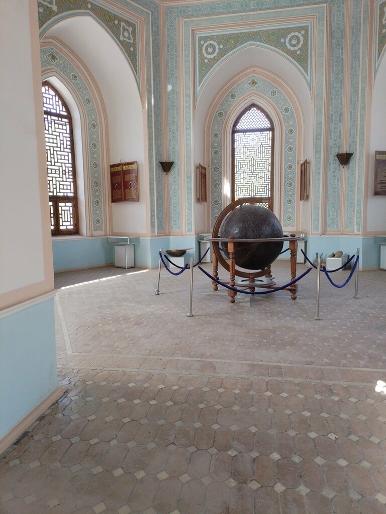 Anıt, heykel El- Biruni, Ürgenç, foto