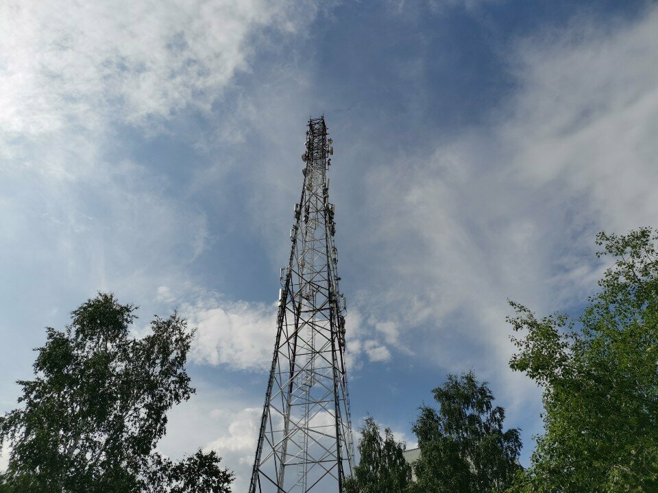 Telekomünikasyon ekipmanları Вышка сотовой связи МТС, Surgut, foto