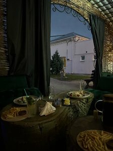 Веранда Гуси (ulitsa Karla Marksa No:8), restoran  Boguçar'dan