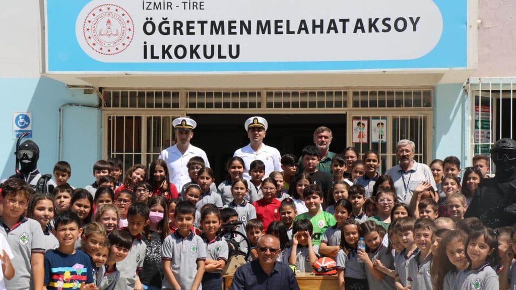 i̇lkokul Öğretmen Melahat Aksoy Ortaokulu, Tire, foto