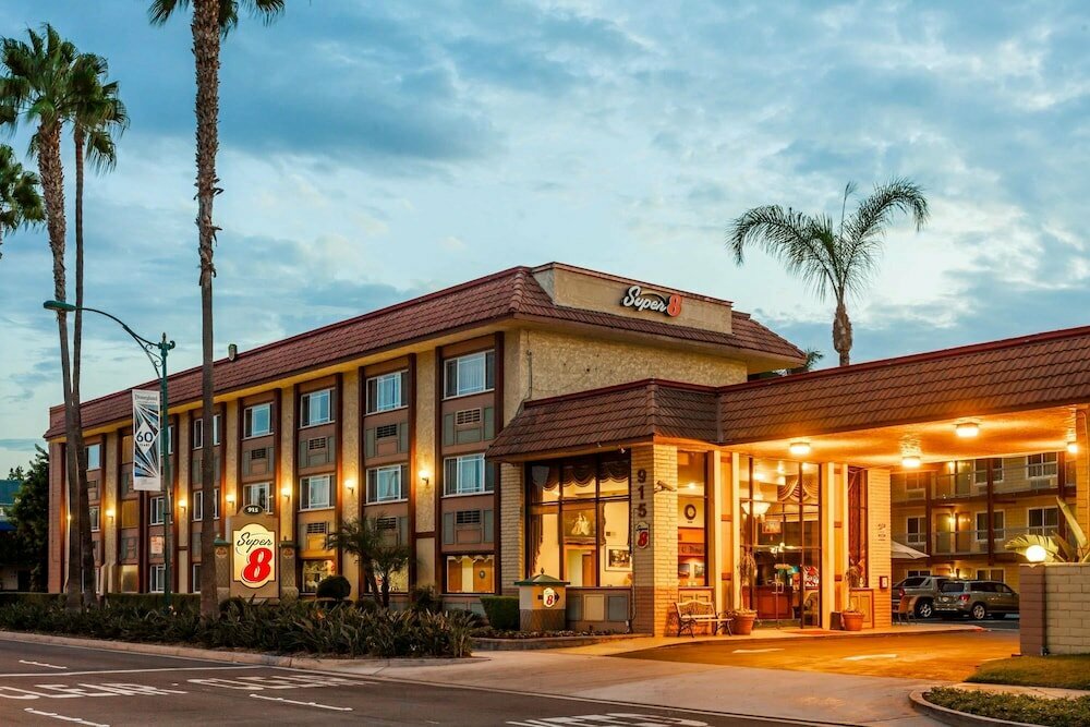 Otel Super 8 by Wyndham Anaheim/Disneyland Drive, Anaheim, foto