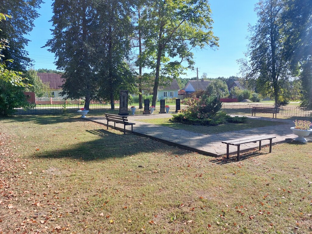 Anıt, heykel Мирным жителям, погибшим в годы Великой Отечественной войны, Brianskaya oblastı, foto