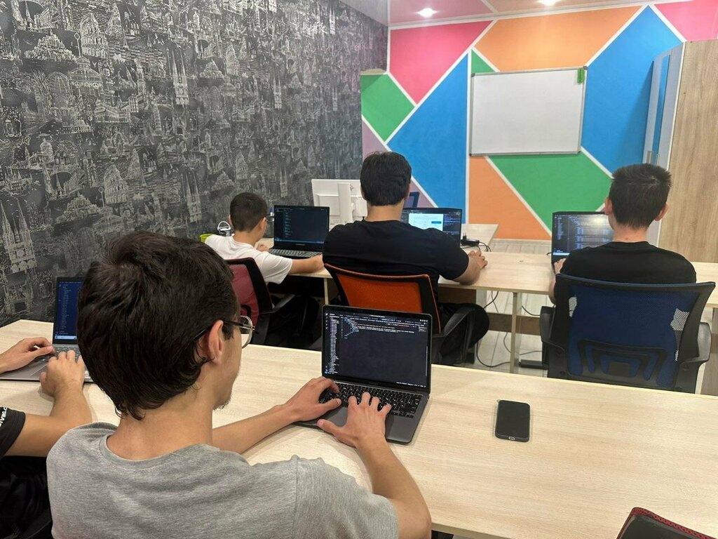 Yazılım firmaları Rocket IT Academy, Derbent, foto