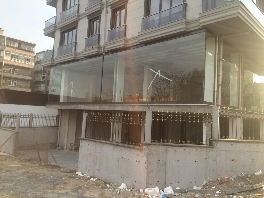 Cam ve cam ürün üreticisi Temiz İş Alüminyum, İstanbul, foto