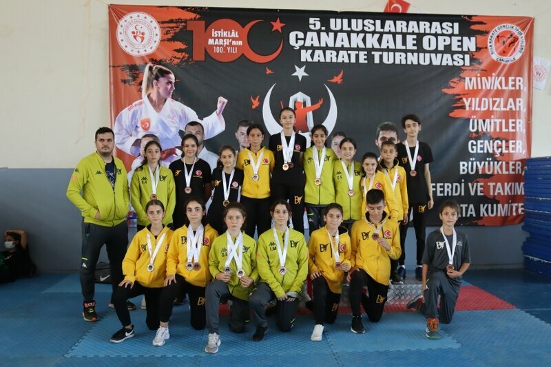 Boya ve cila malzemeleri üretim ve satış yerleri Barış Kılıç Karate Okulları, Sarıyer, foto