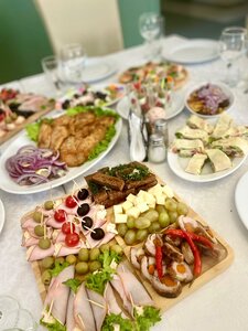 Луч (Komsomolskaya ulitsa No:77Б, posyolok shakhty Antratsit), kafe  Gukovo'dan