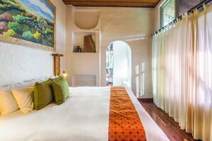 Finca Rosa Blanca Coffee Farm and Inn (Provincia de Alajuela, Canton de Palmares, Cementerio de Palmares), otel  Heredia İli'nden