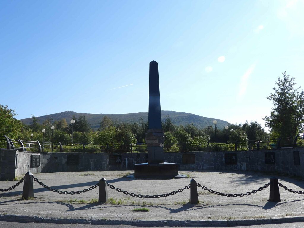 Anıt, heykel Защитникам Отечества, Monchegorsk, foto
