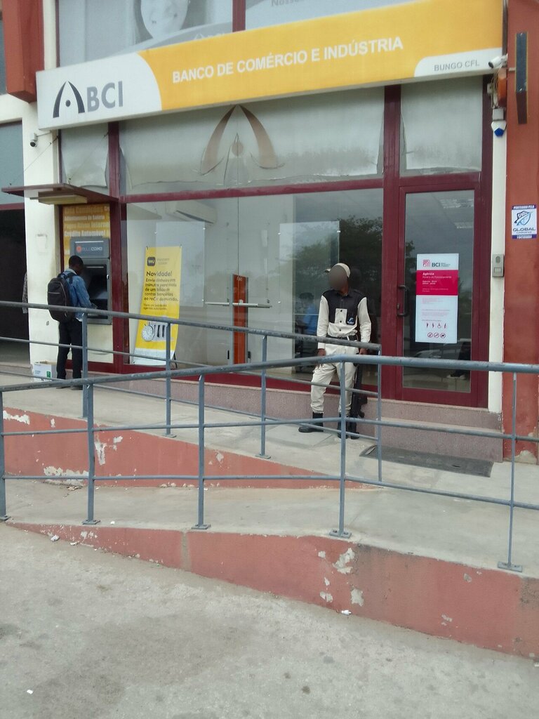 Kredi komisyoncuları BCi, Loanda, foto