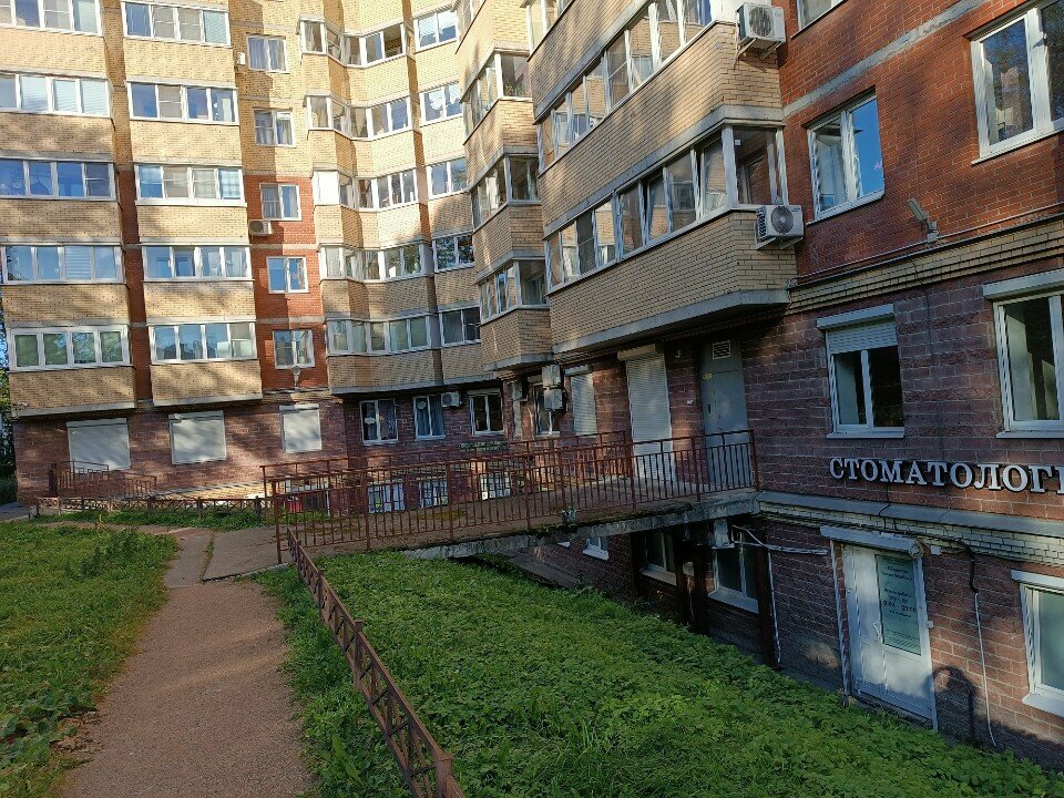 Özel ağız ve diş sağlığı klinikleri ve muayenehaneleri White peak premium, Saint‑Petersburg, foto