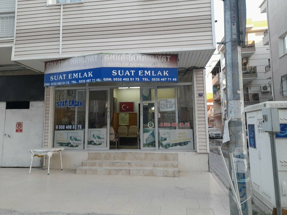 Emlak ofisi Suat Emlak, İzmir, foto