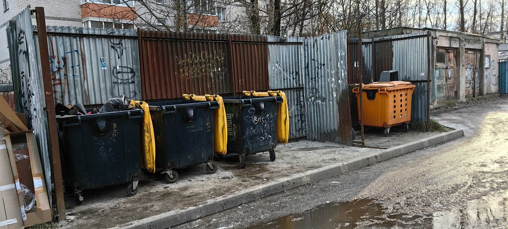 Çöp alanları Trash and garbage disposal area, Smolensk, foto