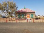 Дом, в котором в июле 1920 г. проходил первый общекалмыцкий съезд Советов (ulitsa Demkina No:21, poselok Chilgir), turistik yerler  Kalmukya'dan