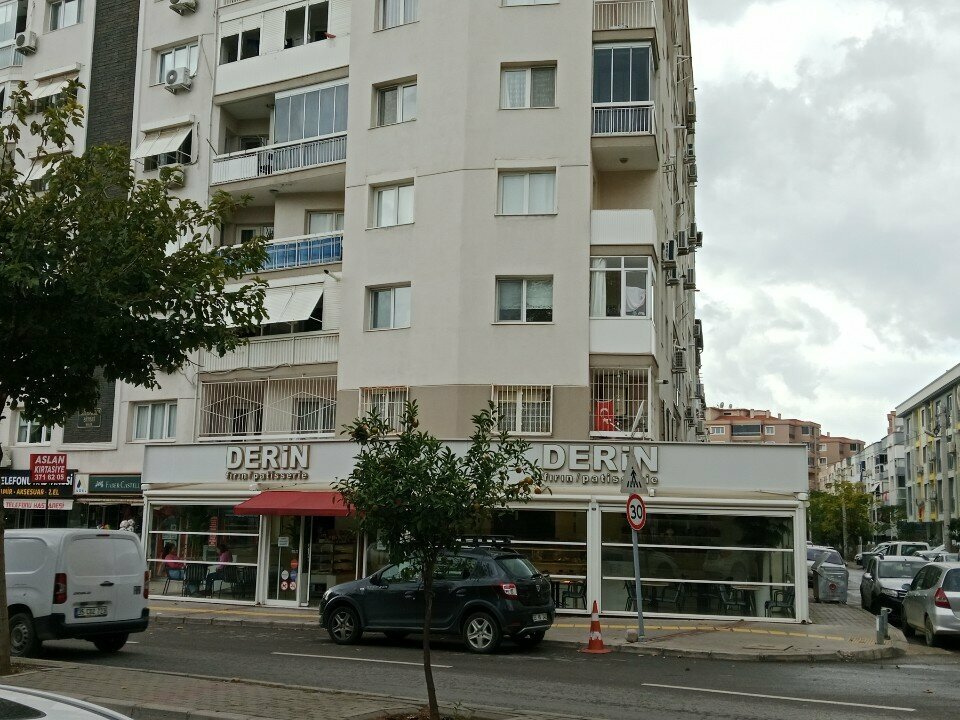 Ekmek fırını Derin Unlu Mamülleri, İzmir, foto