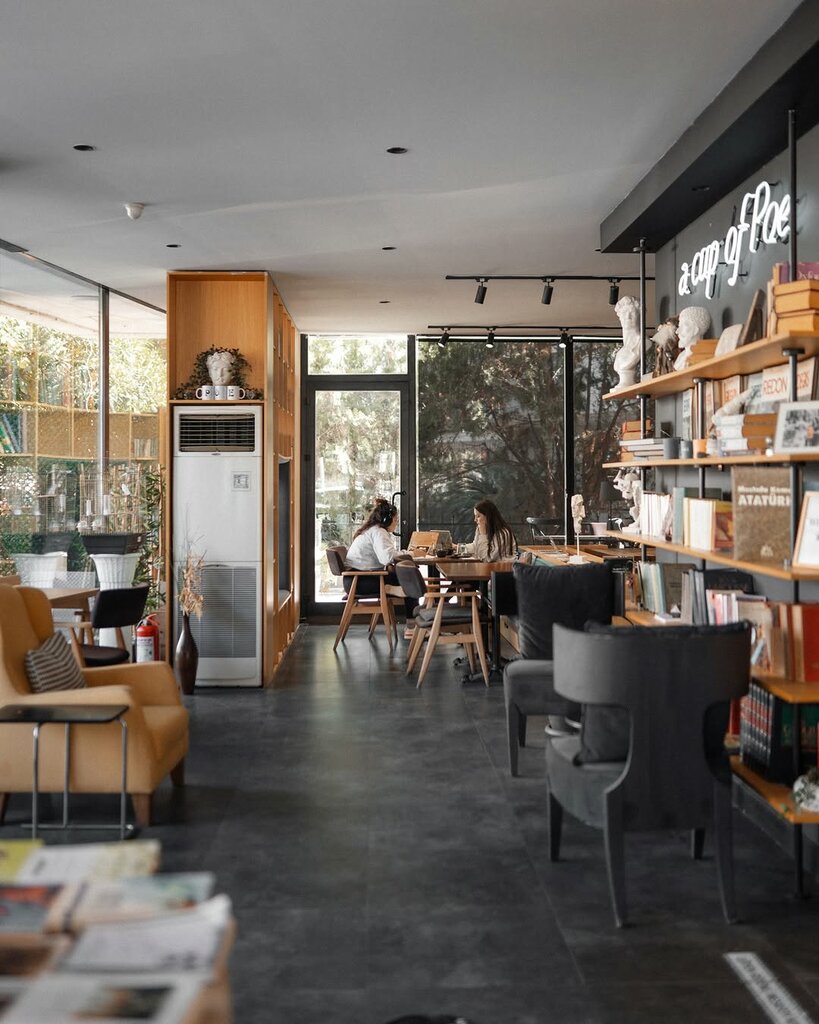 Kahve dükkanları Poe Book and Coffee House, Antalya, foto