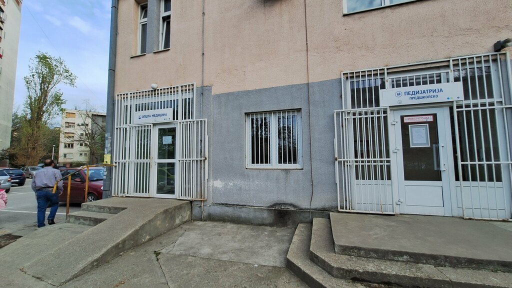 Acil yardım hizmeti Rumenacka Ambulanta, Novi Sad, foto