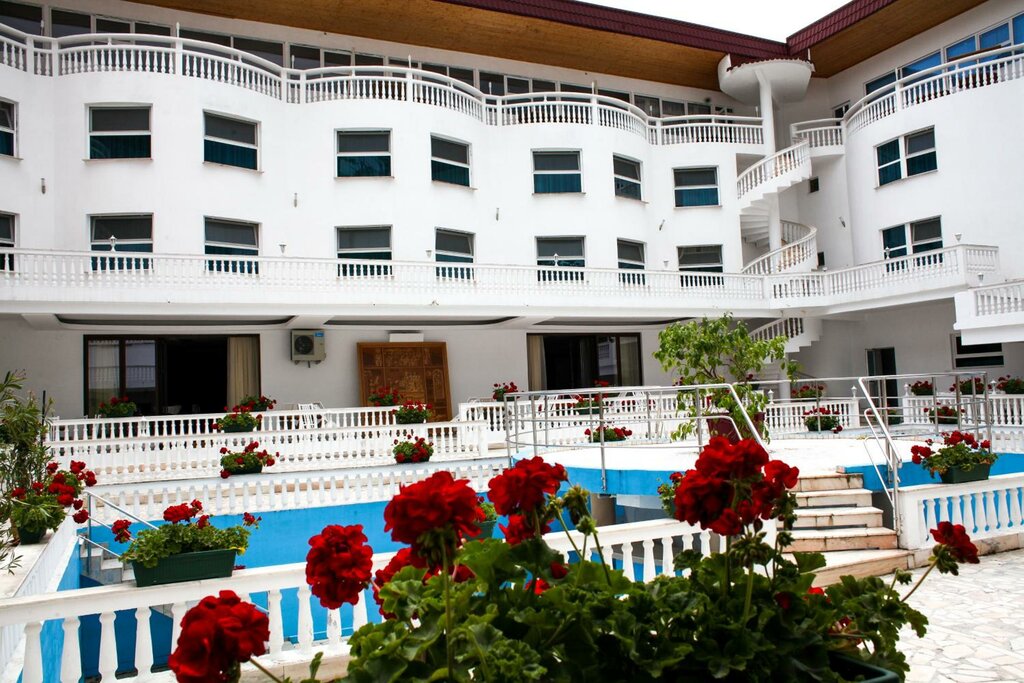 Otel Complex Turistic Cornul Vanatorului, Piteşti, foto