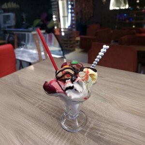 Hollywood cafe&Bistro (Uşak, Sivaslı, Atatürk Mah., Küçük Hasan Sok., 33), kafe  Sivaslı'dan