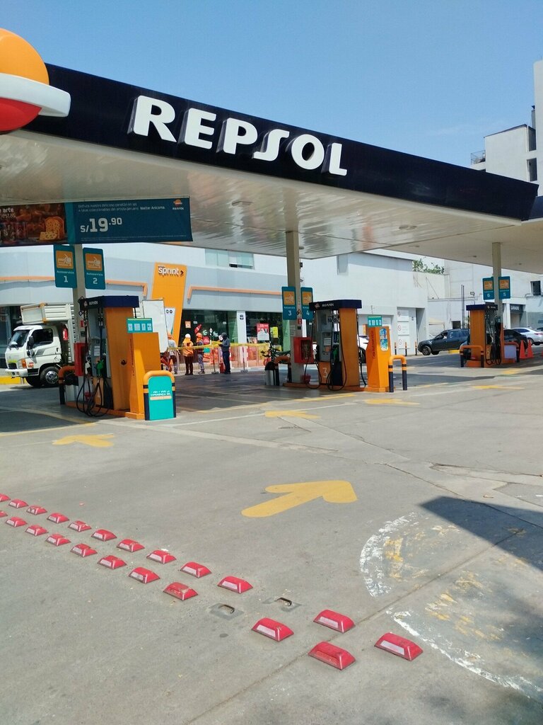 Benzin istasyonu Repsol Service Station, Lima, foto
